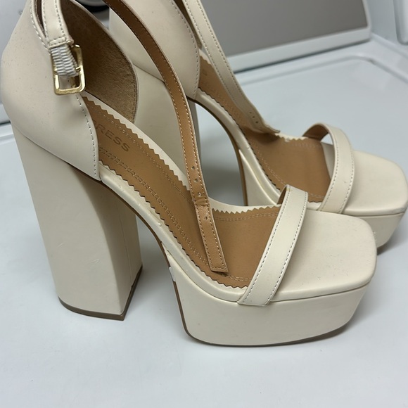 Guess | Shoes | New Cream Platform Heels | Poshmark